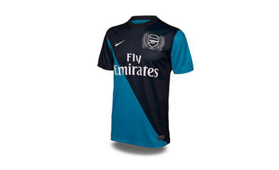 Arsenal launch 125th anniversary away kit | inside World Soccer
