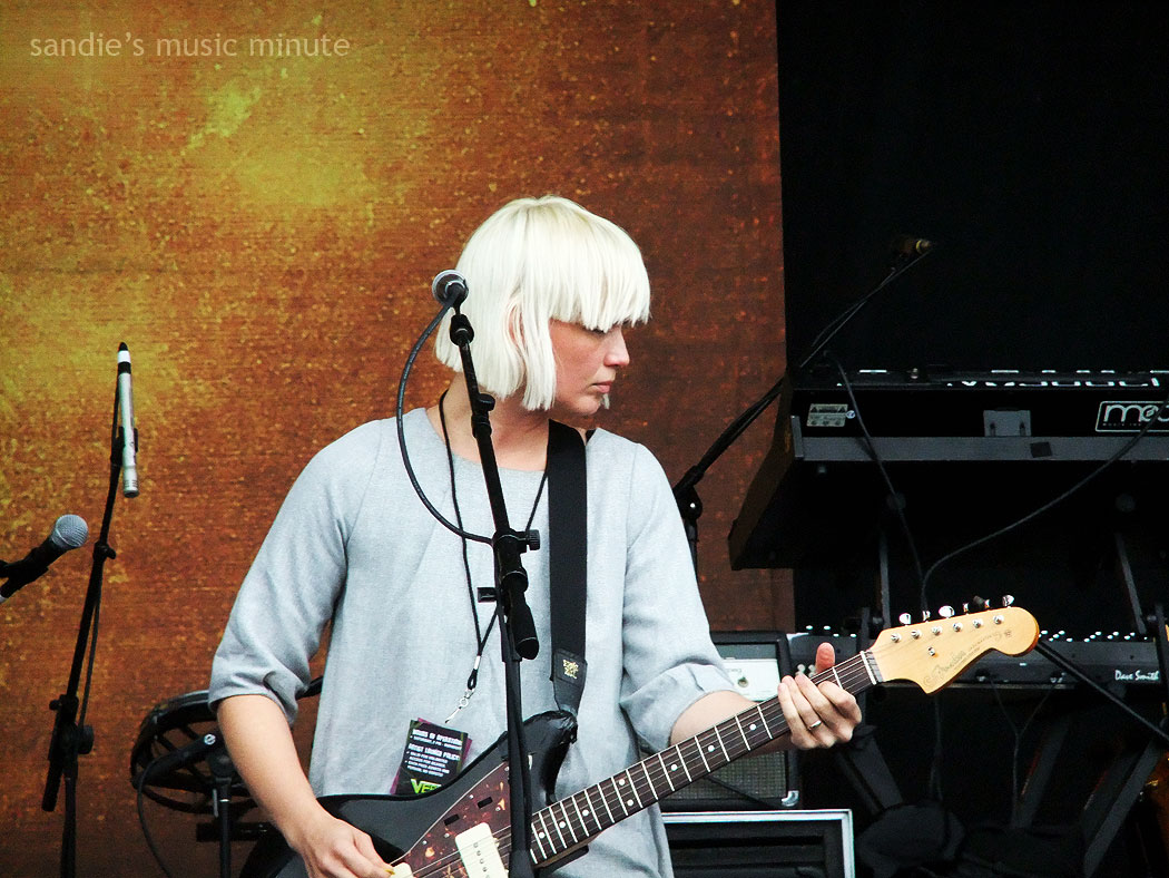 Sandie's Music Minute: Pictures of... The Raveonettes