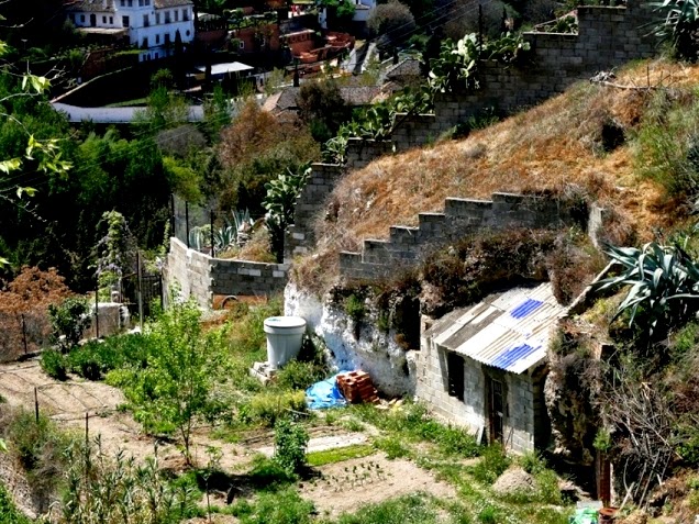 The Flying Tortoise: The Caves Of Sacromonte. One Of Spain's Historic ...