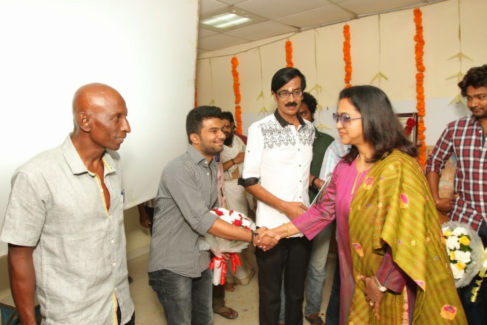 Paambu Sattai Movie Pooja Images HD - IMAGES