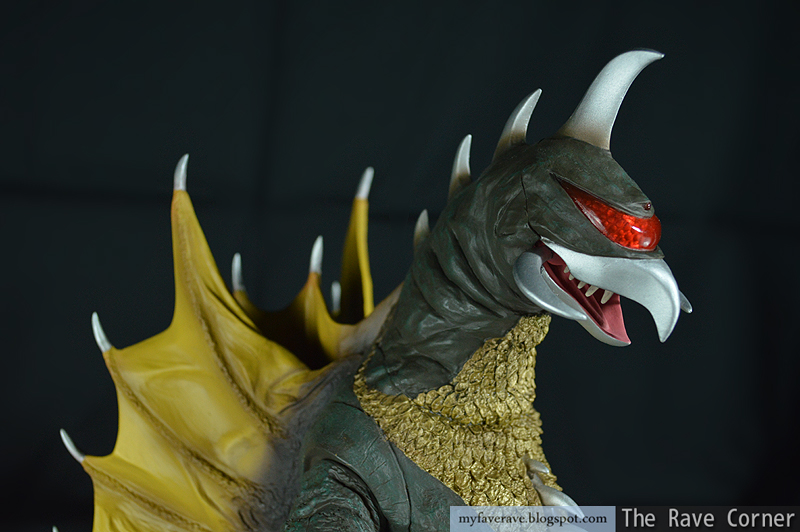 The Rave Corner Previews Exclusive X Plus 30 Cm Gigan 72 Review