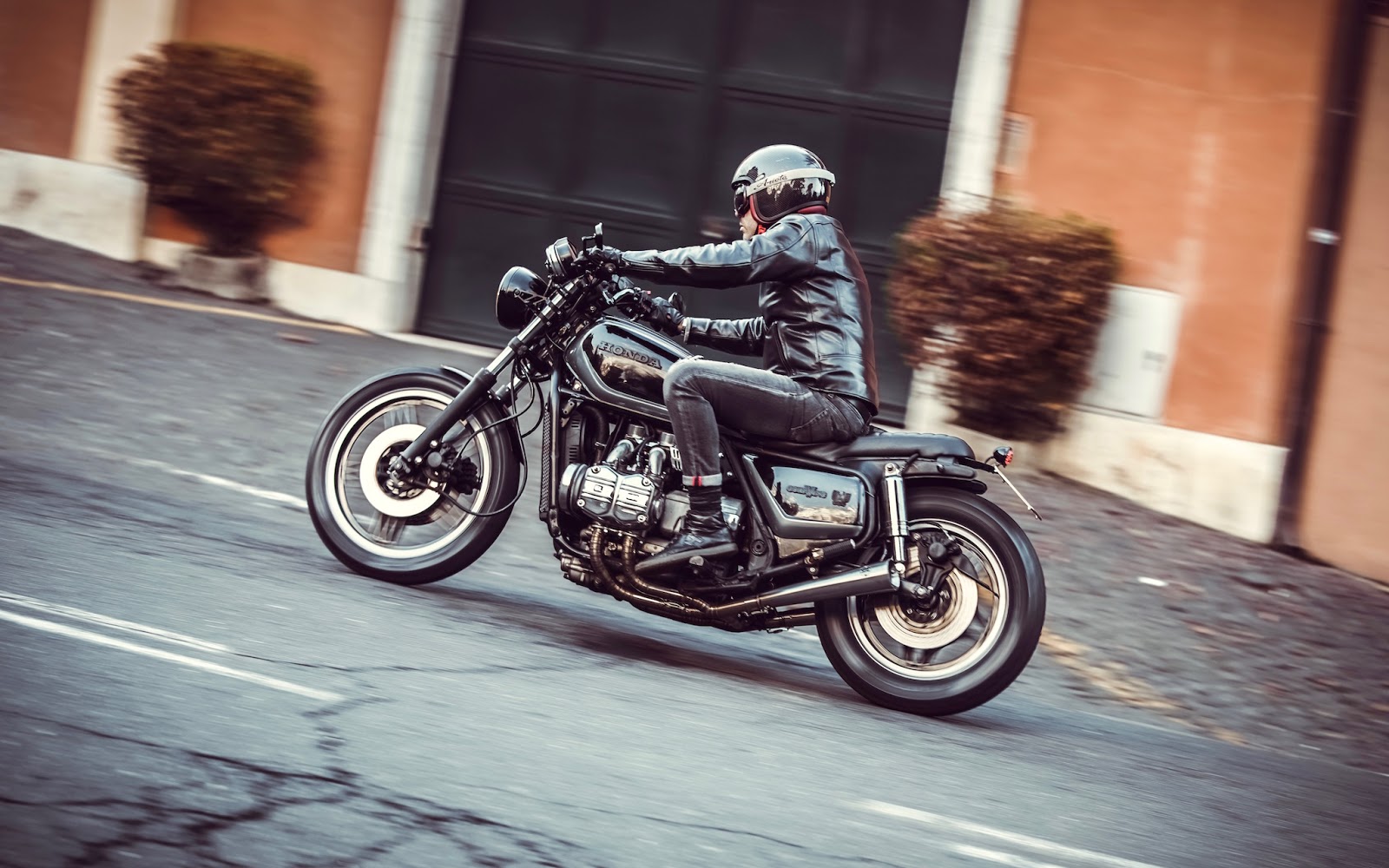 GdA's Gold Wing T4 - Inazuma café racer