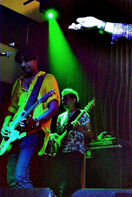 dionMomongan: Acid Speed Band, Sudah 35 tahun dan Still Live!