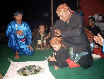 Kesenian Debus Warisan Budaya Banten yang terkuak kerahasiannya | Macam ...