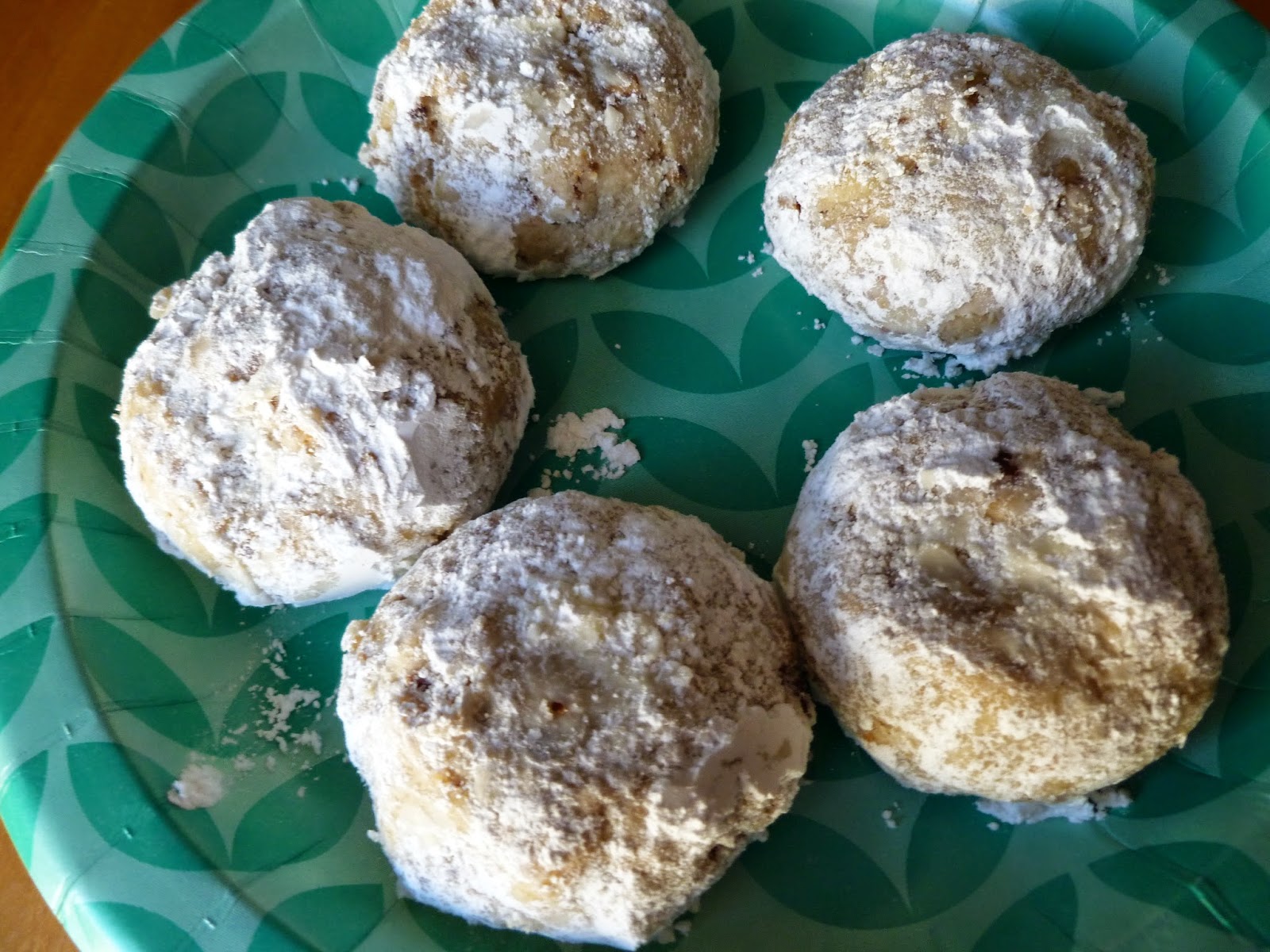 The Pastry Chef's Baking: Stuffed Snowballs