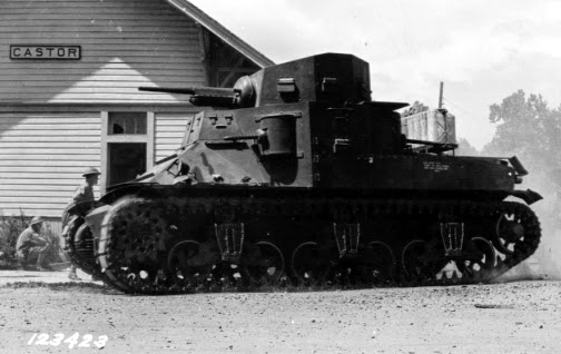 Armour force / Panssaroitu voima : Medium M2 tank (long bottom plate ...