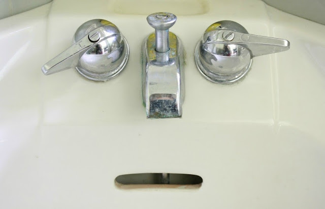 Meet Me in Philadelphia: Gathering Ideas for the Half Bathroom