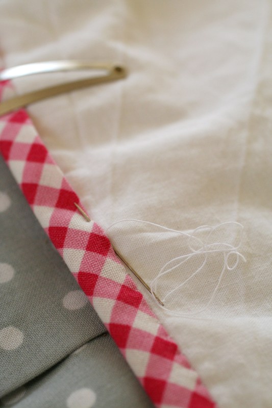 Saídos da Concha: Coin Quilt :: Binding