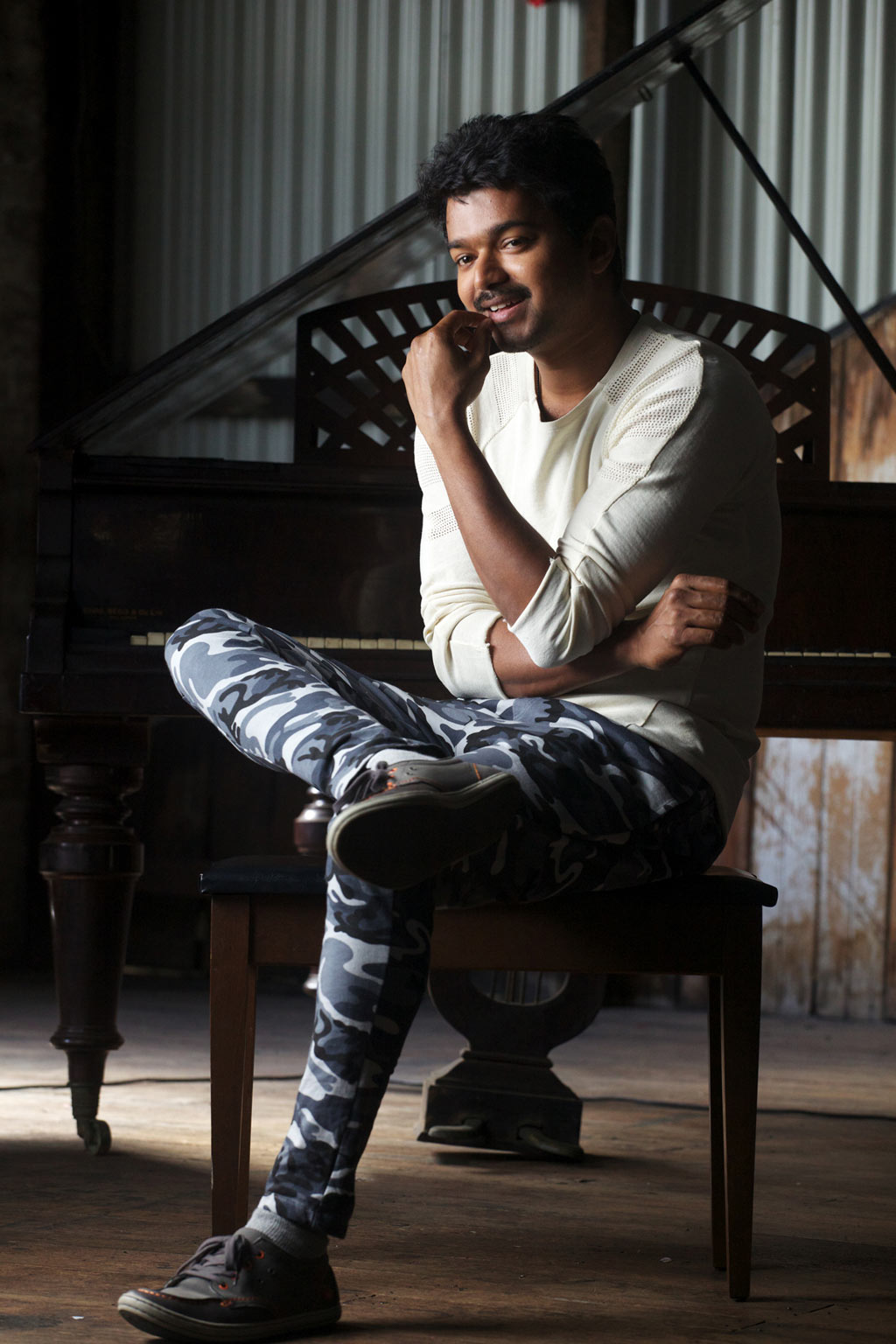 TAMIL CINEMA NEWS: Vijay in Thalaiva Stills