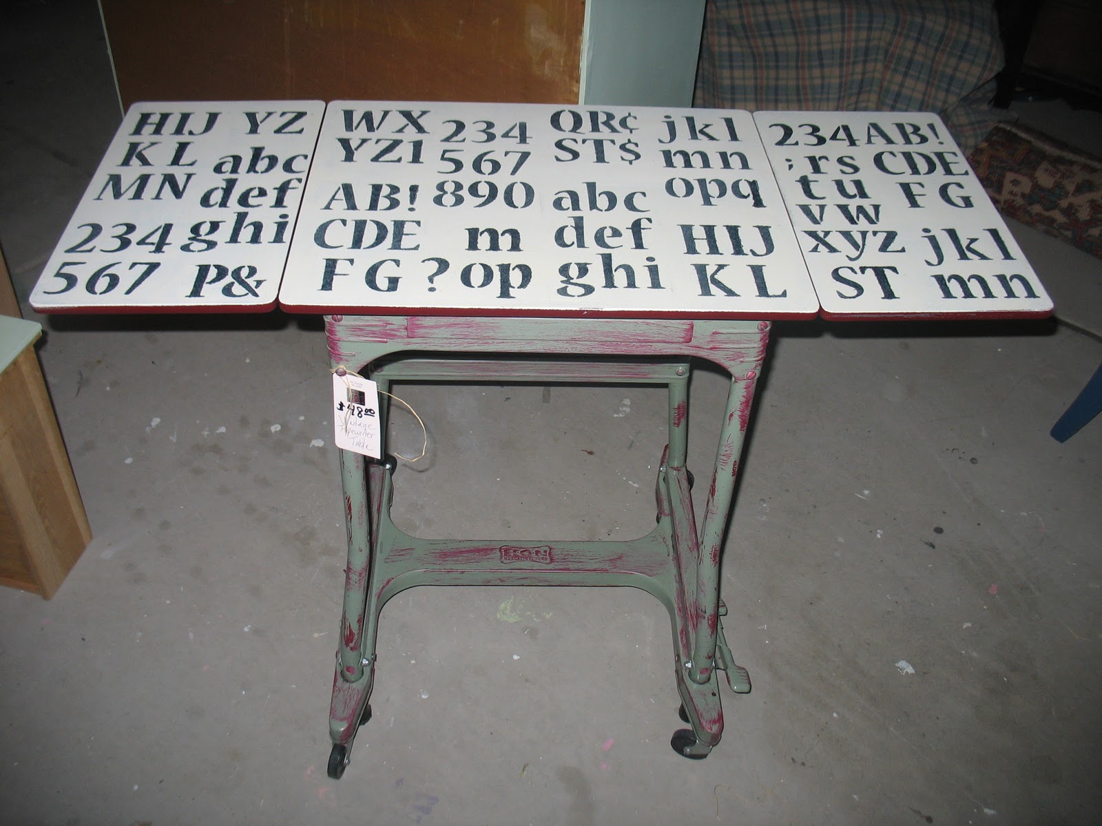 Shabby Redo For You !: Vintage Typewriter Table Redo-- Just My Type!!