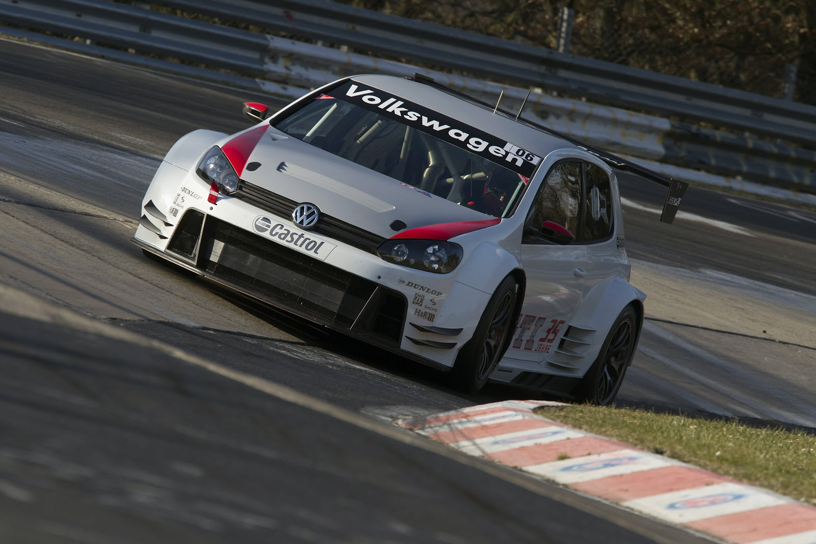 Nürburgring Ready! : Volkswagen Golf24