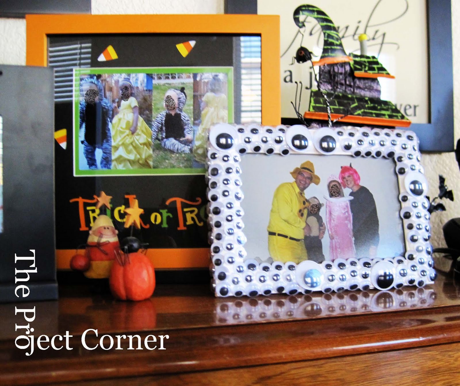 The Project Corner: Dollar Store Halloween Frame