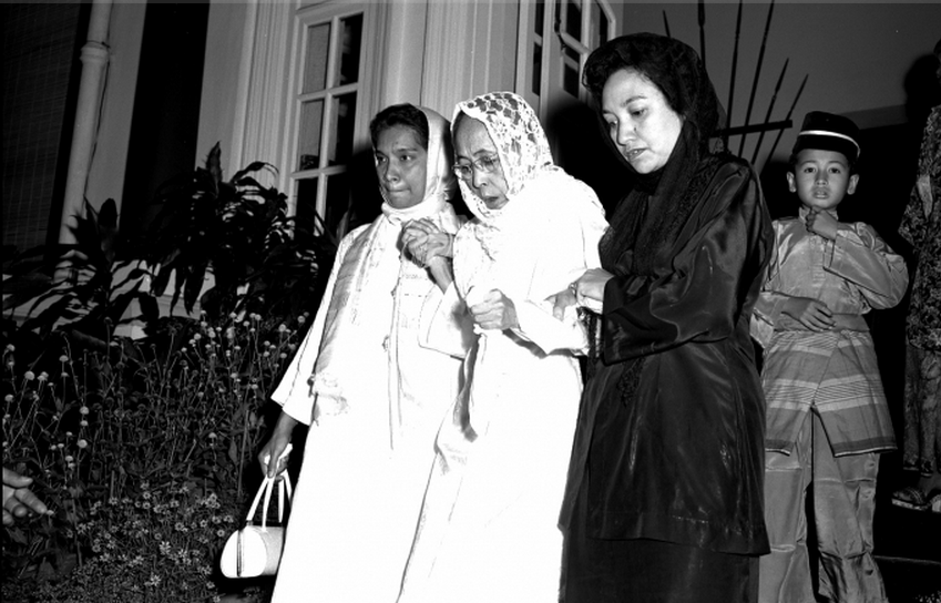WARISAN RAJA & PERMAISURI MELAYU: 1 September 1960 : Kemangkatan Sultan ...