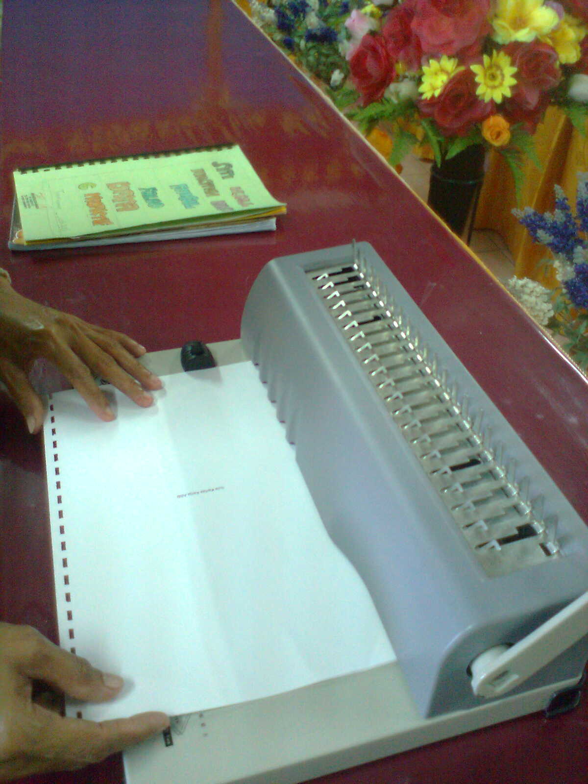 LoNgK@i_2U (*_*): TEKNIK BINDING KERTAS ATAU BUKU