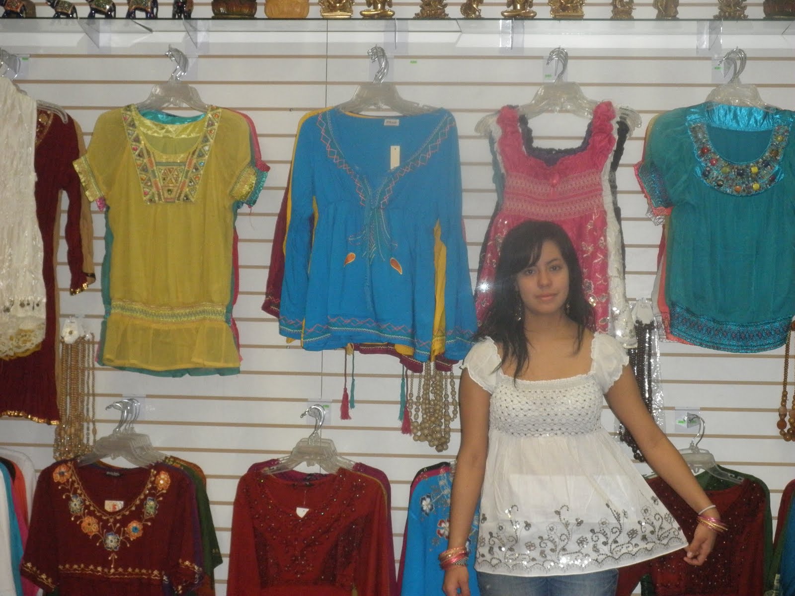 Ropa De La India: ROPA INDU,Blusas Diferente Colores y Estilos