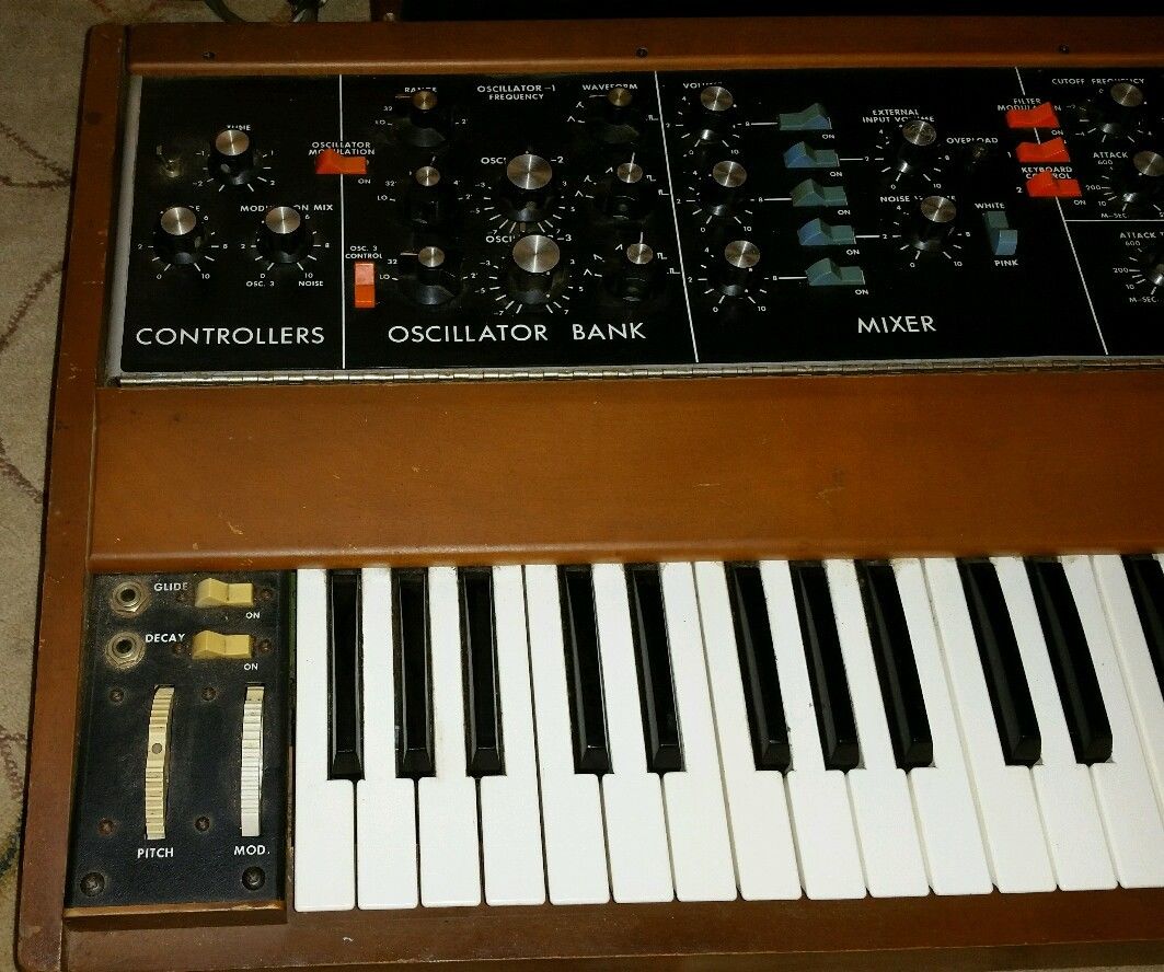 MATRIXSYNTH: Moog Minimoog Model D SN 7723 Synthesizer and Sample-Hold ...