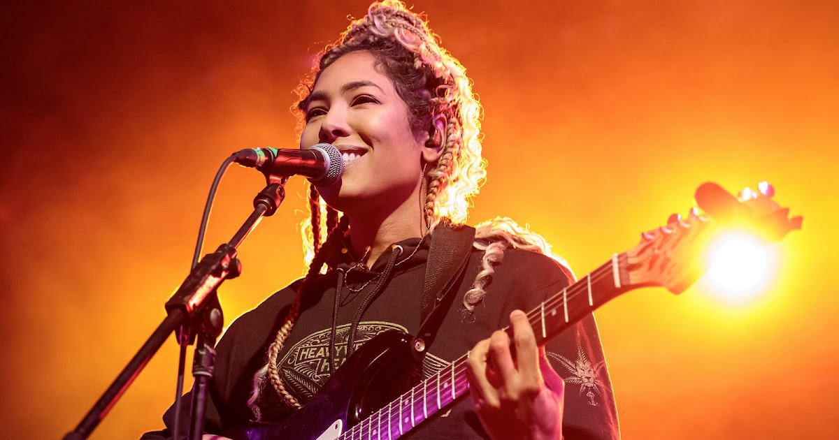 Nikki Jean performing at the Stubb's Waller Creek Amphitheater in ...
