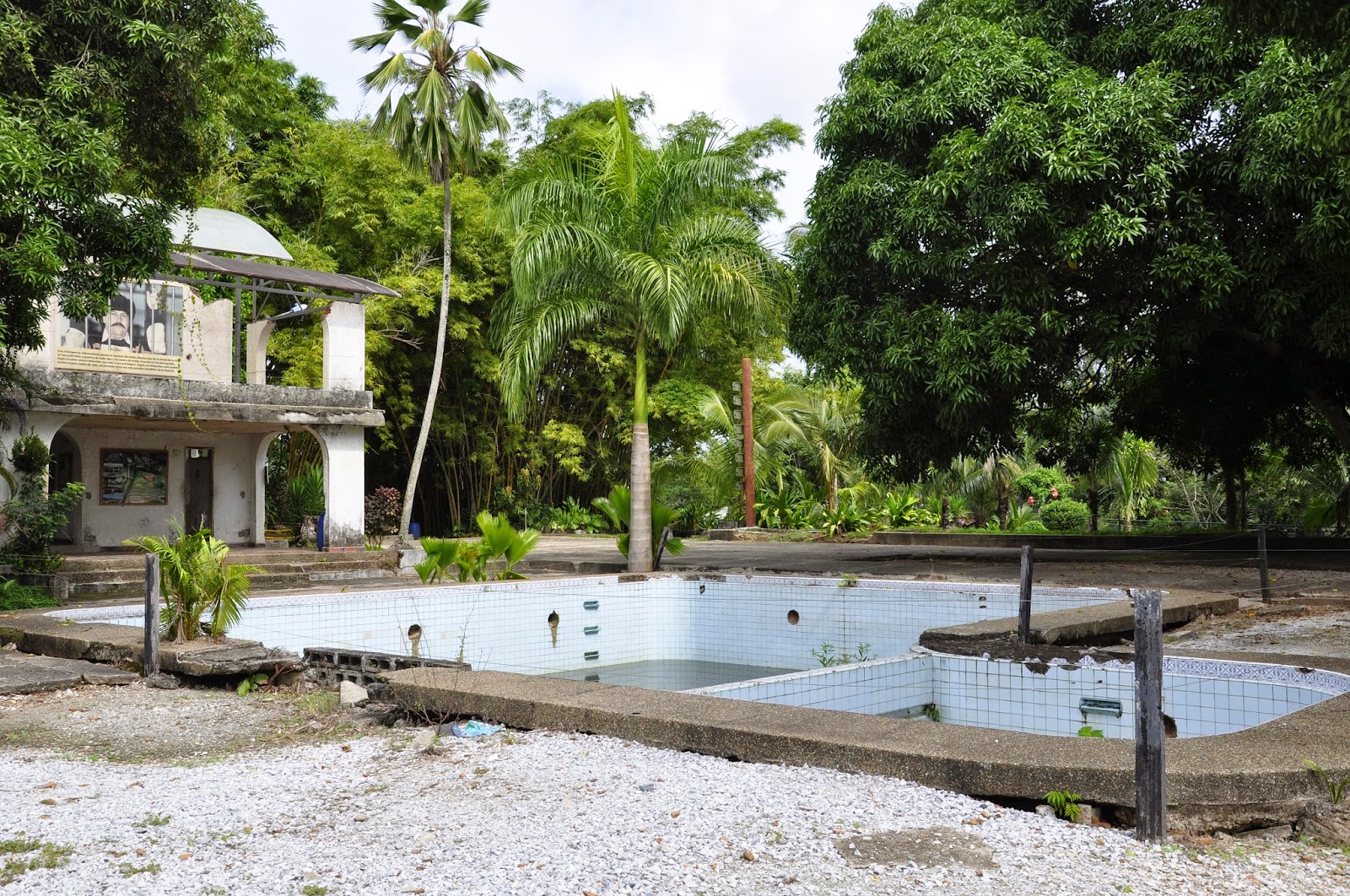 2 Wheels, 2 Weeks at a Time: Hangin’ at Pablo’s Place: A Weird Day at ...