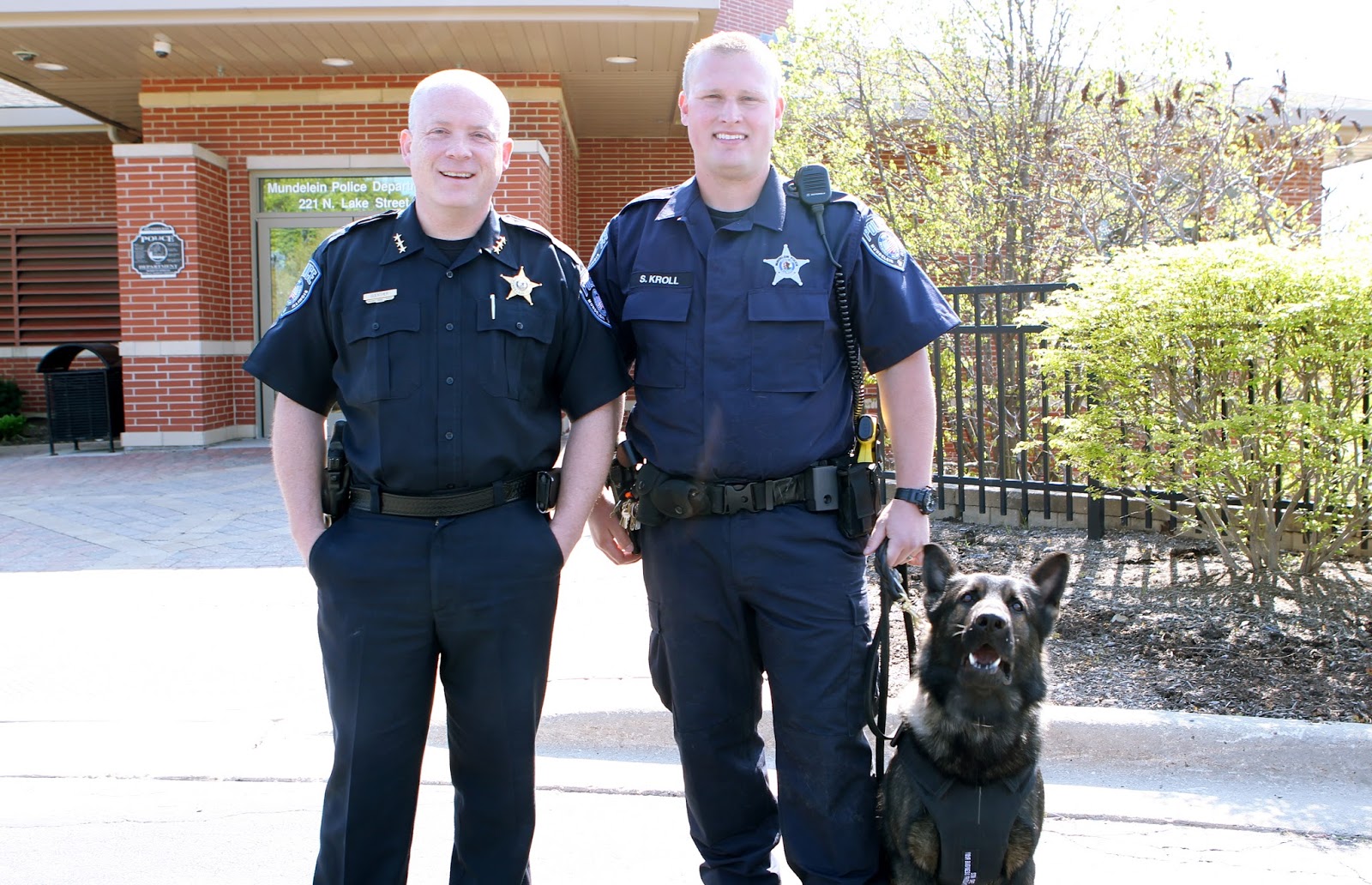 Mark Kodiak Ukena: Mundelein Police K-9 Titan the Dog wears New Armored ...