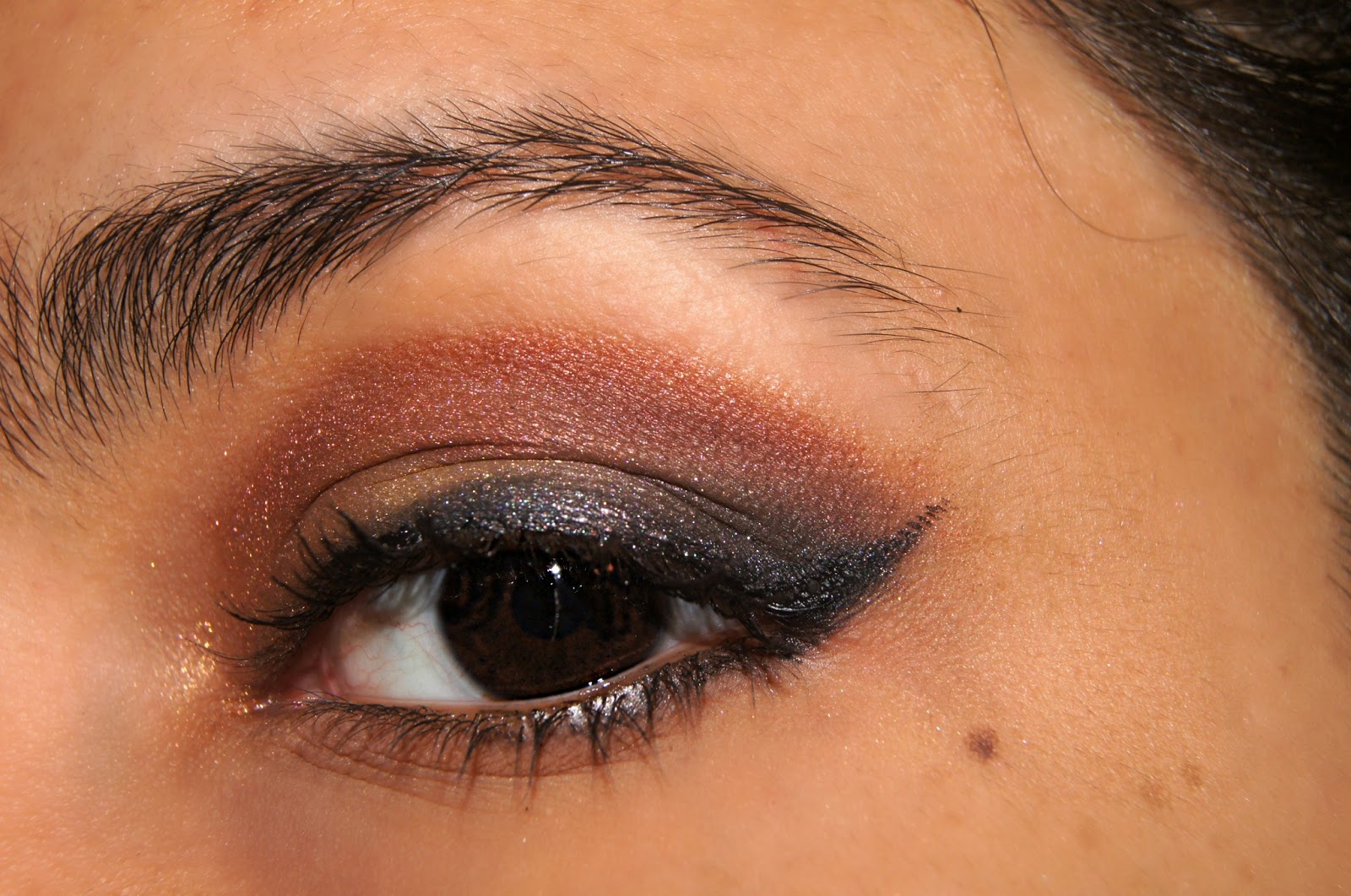 Lola ♡ Indulgencia: Maquillaje de ojos / Eye-Makeup golden sand