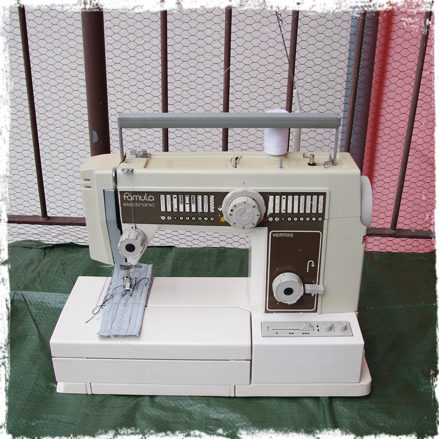 Co tvořím?: Můj šicí stroj Veritas Famula