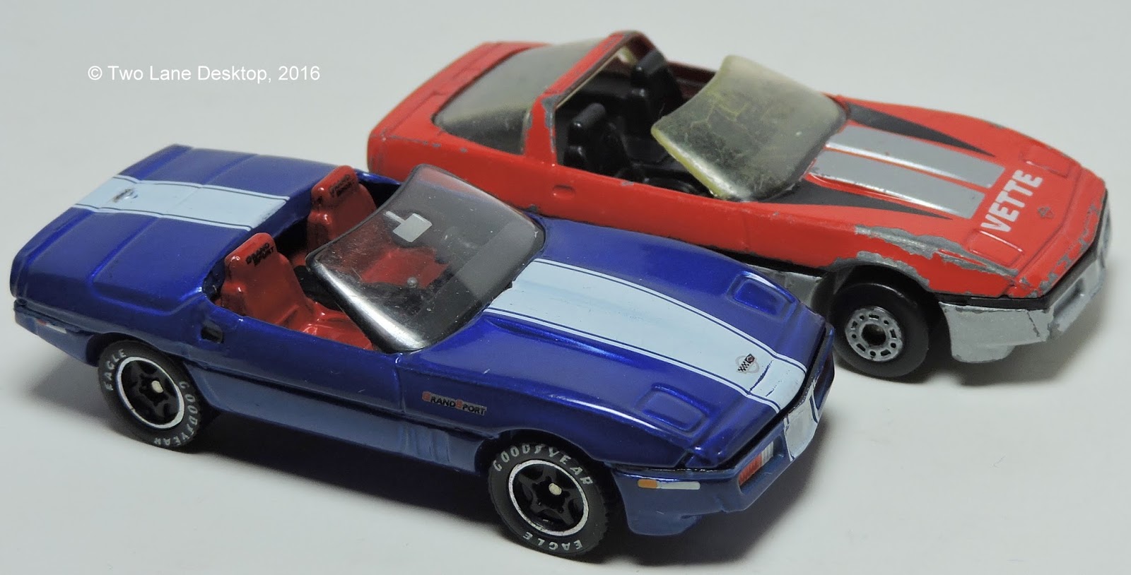 Matchbox 1984 Corvette targa coupe and 1988 Corvette convertible
