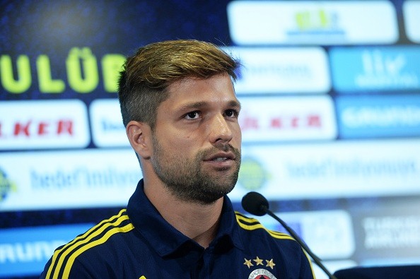 Classify brazilian footballer Diego Ribas