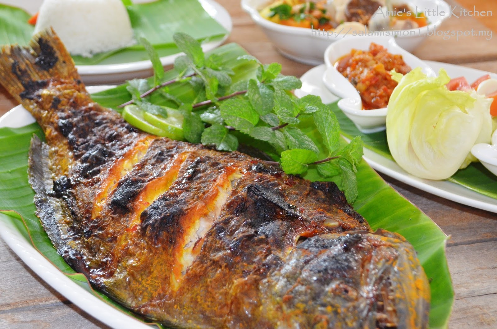 AMIE'S LITTLE KITCHEN: Sedapnya Ikan Sebelah Panggang Cicah Sambal Tomato