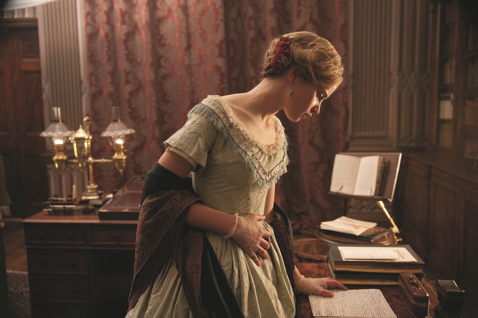 At Darren's World of Entertainment: The Invisible Woman: Movie Review