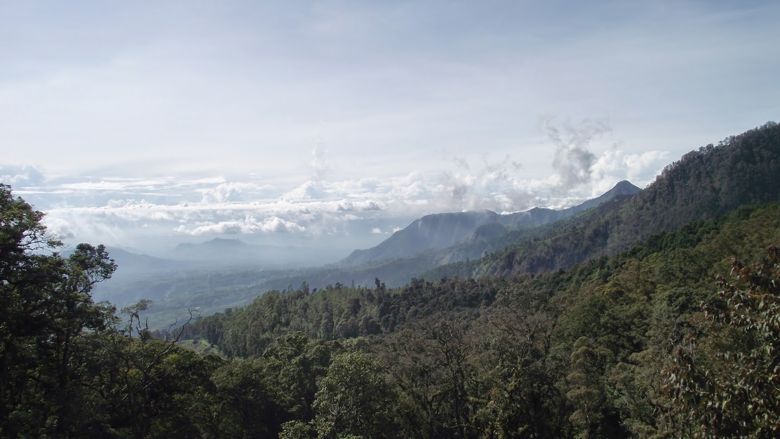 Solo Traveller Review: Perjalanan Melintasi Pintu Ajaib (Tawangmangu ...