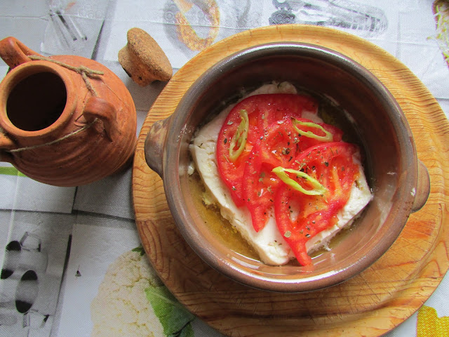 Bougiourdi, czyli feta z pomidorami zapiekana w piecu