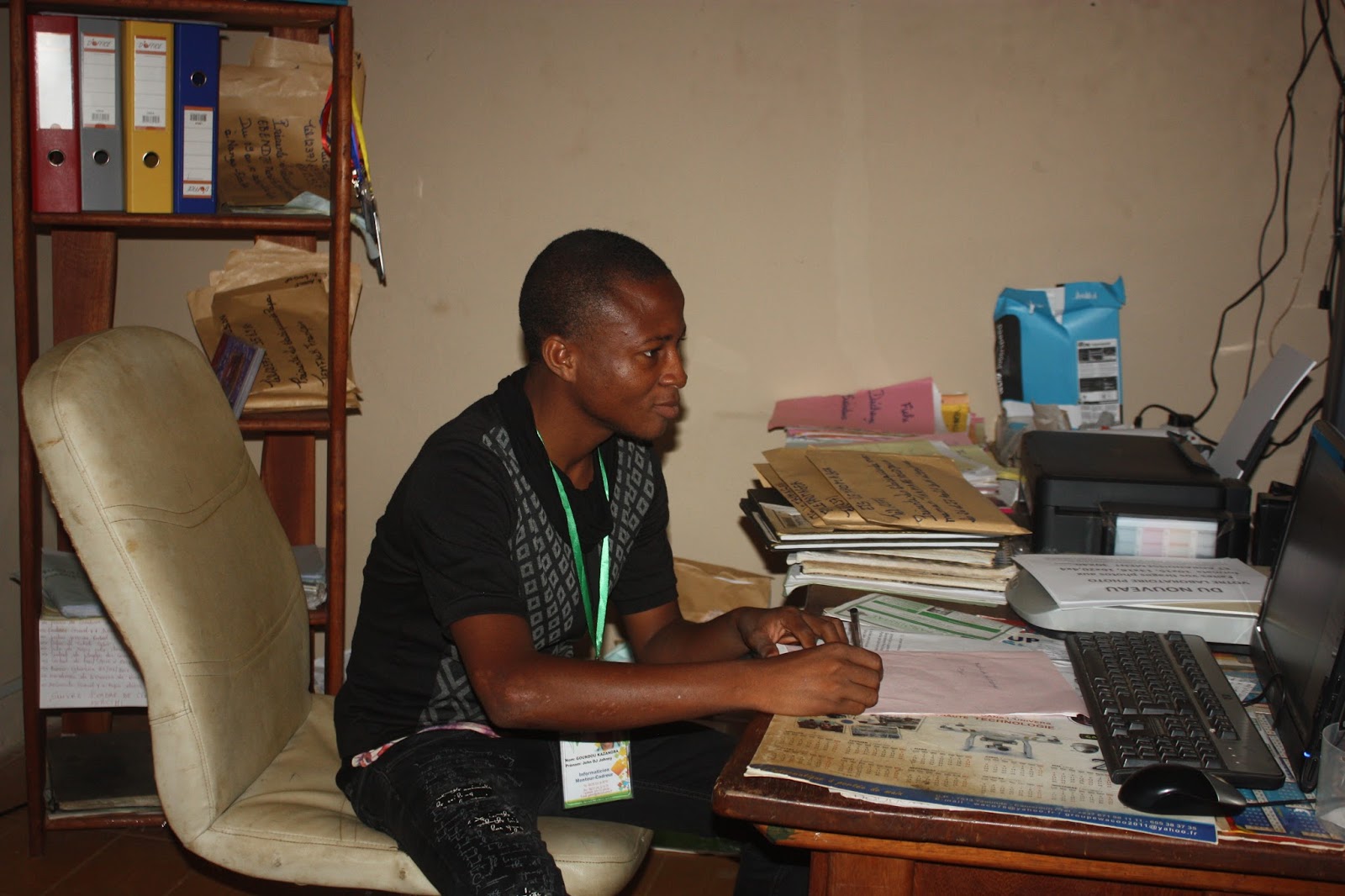 Newstar236. BéAfrica-TV: GOUNDOU JOHN Dit DJ JOHNNY ''Biographi''