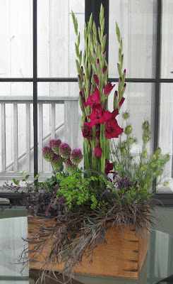 flower flinging: When pot meets fleur
