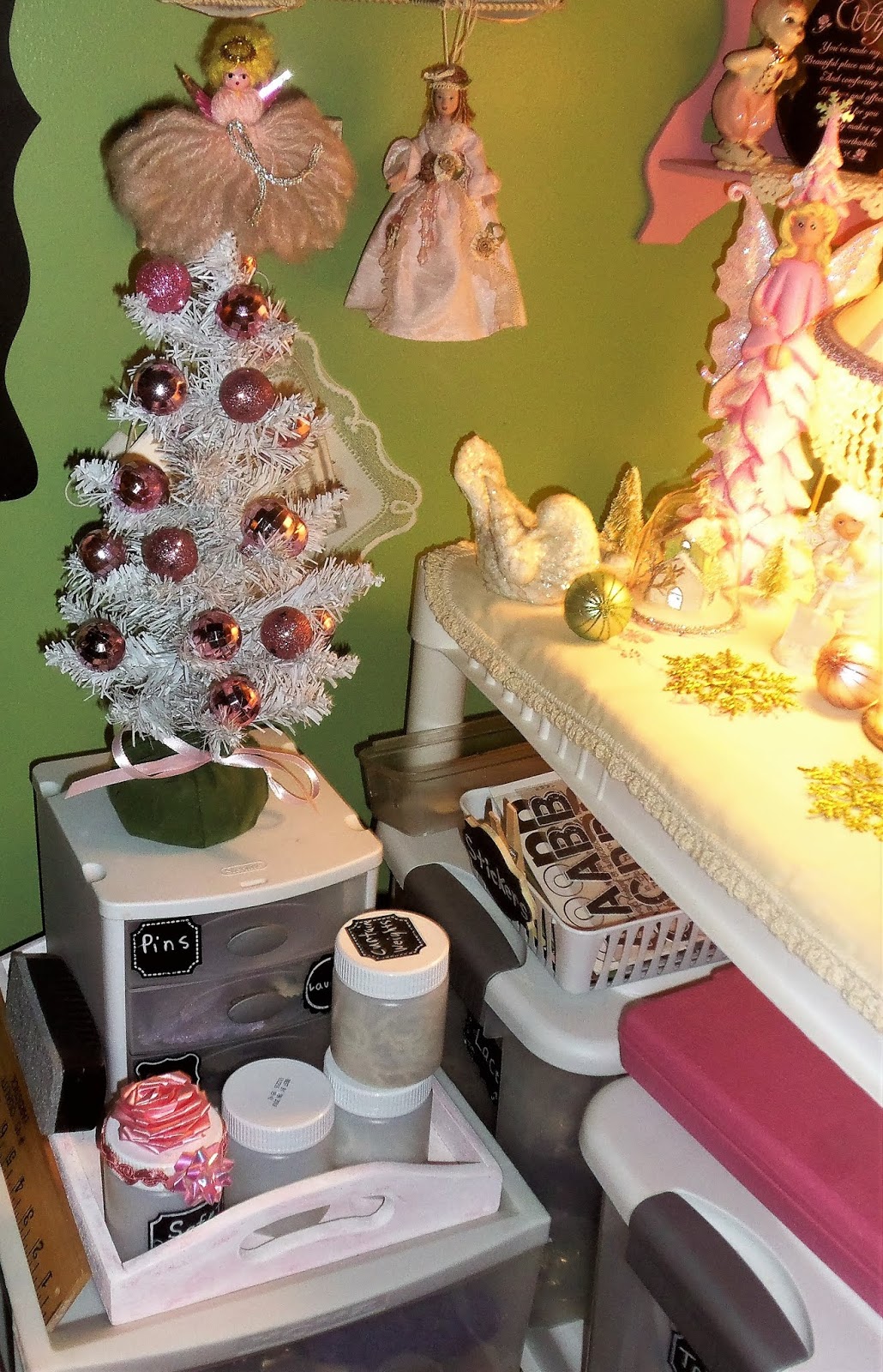 A DEBBIE-DABBLE CHRISTMAS: Christmas in the Craft Room, Christmas Home ...