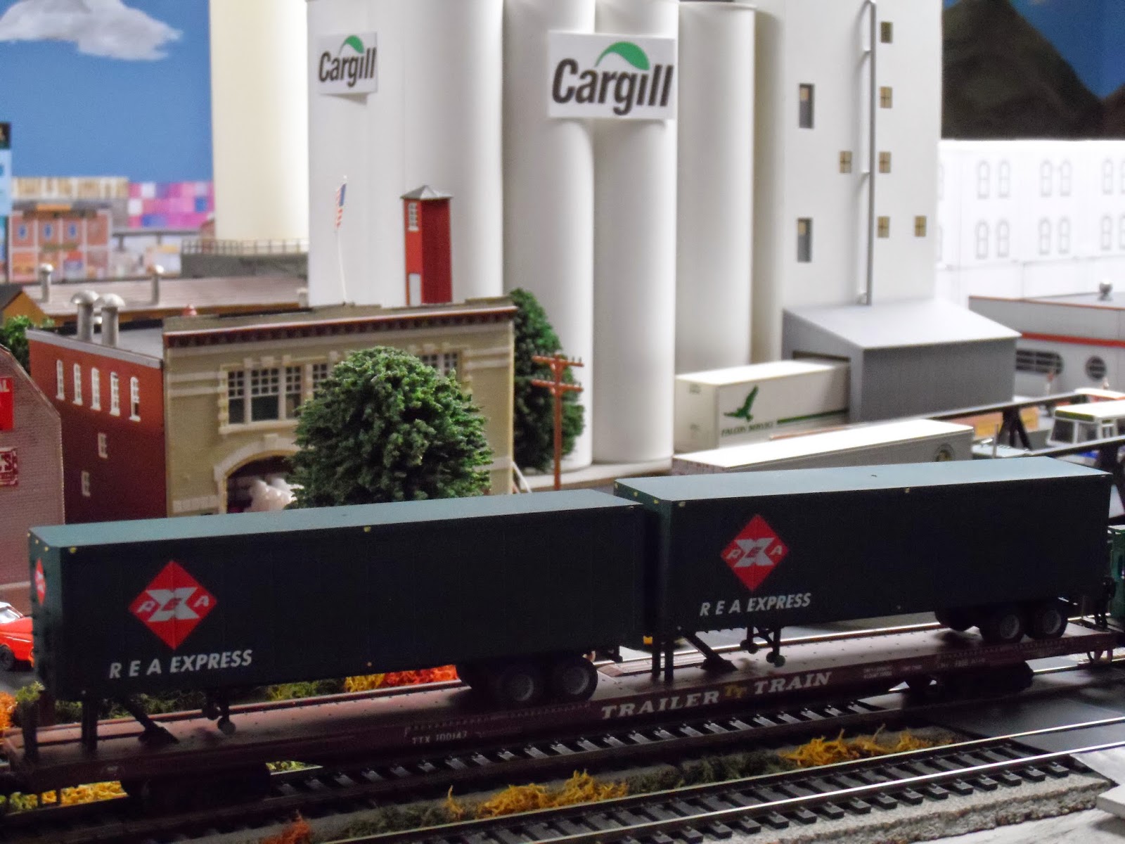 New York Central Train Layout: REA Express Equipment Added To The Fleet