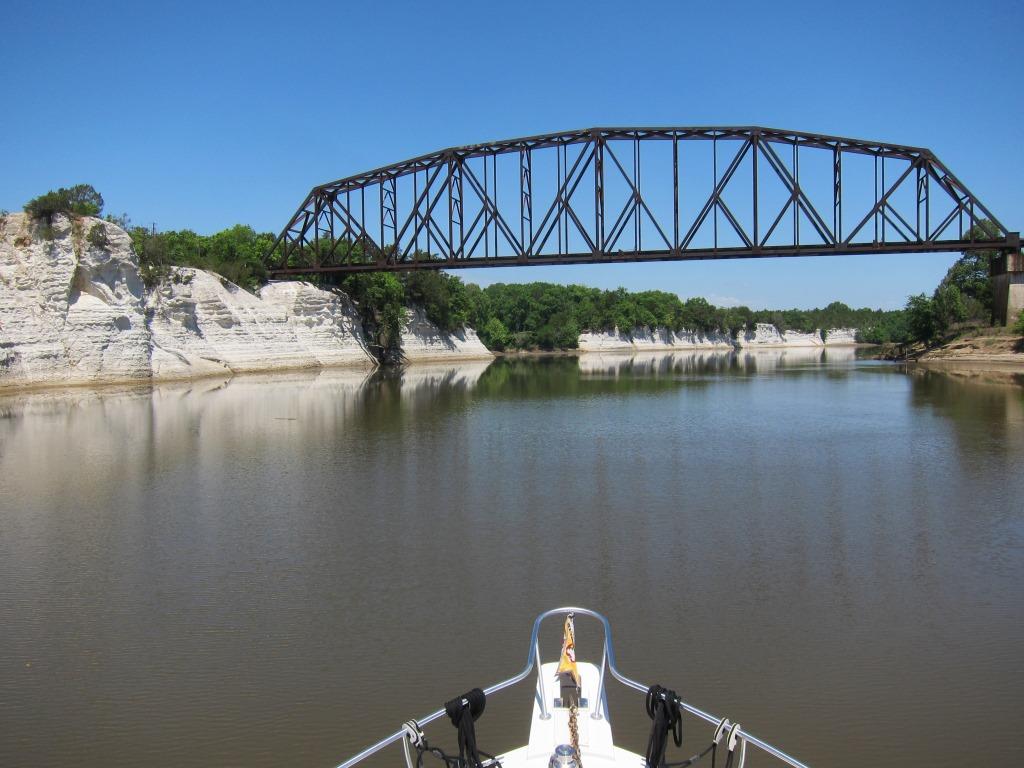 Cruising with "Best Mate": Demopolis, AL to Grand Rivers, KY