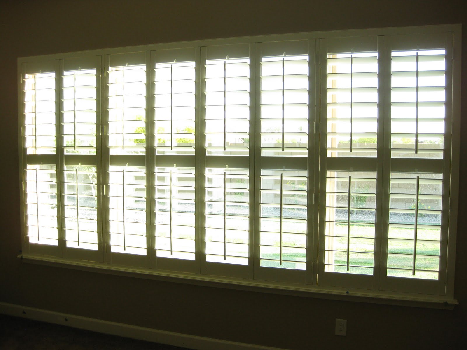 Real Wood Shutterz: 8 Panel Shutter