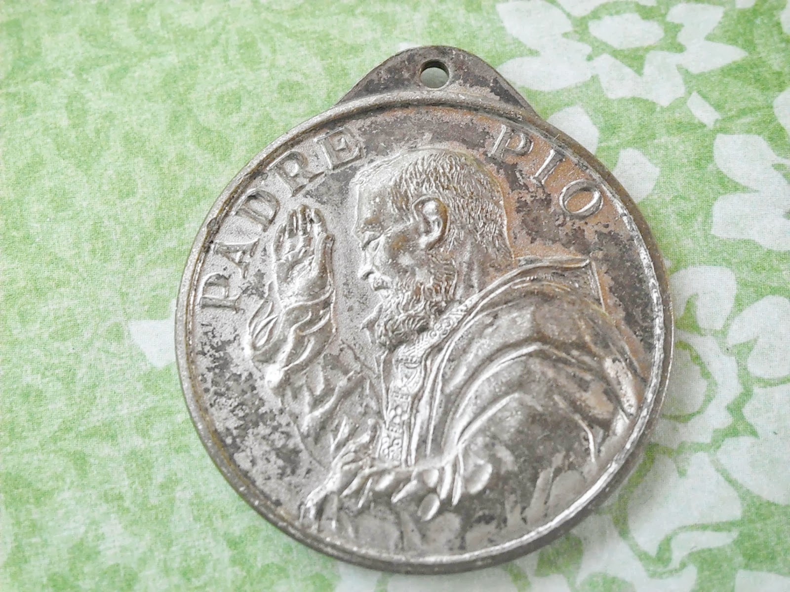 Vintage Religious Medals: Vintage Padre Pio Religious Medal & Souvenir ...