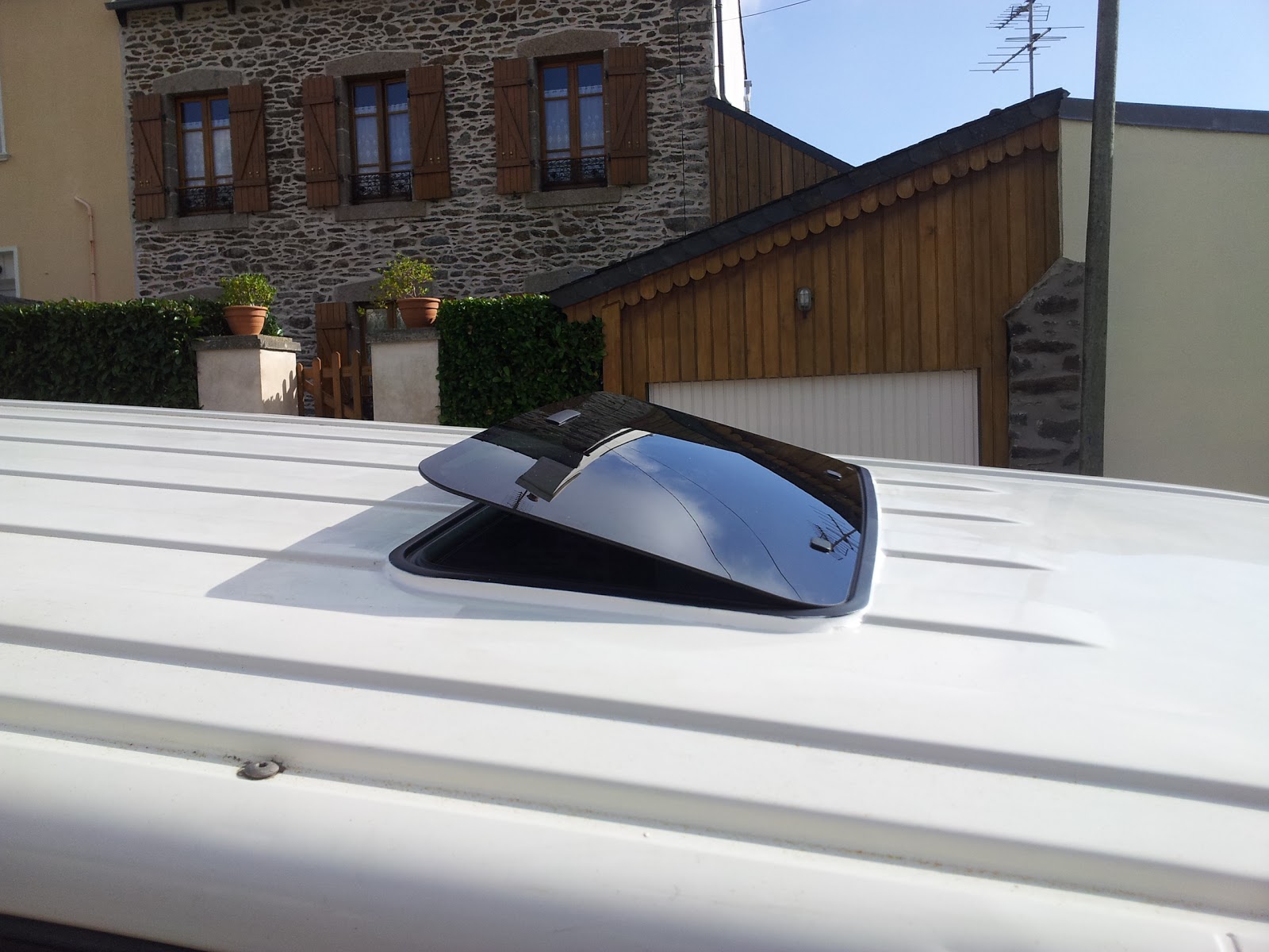 Kite and surfing VAN: Le toit ouvrant