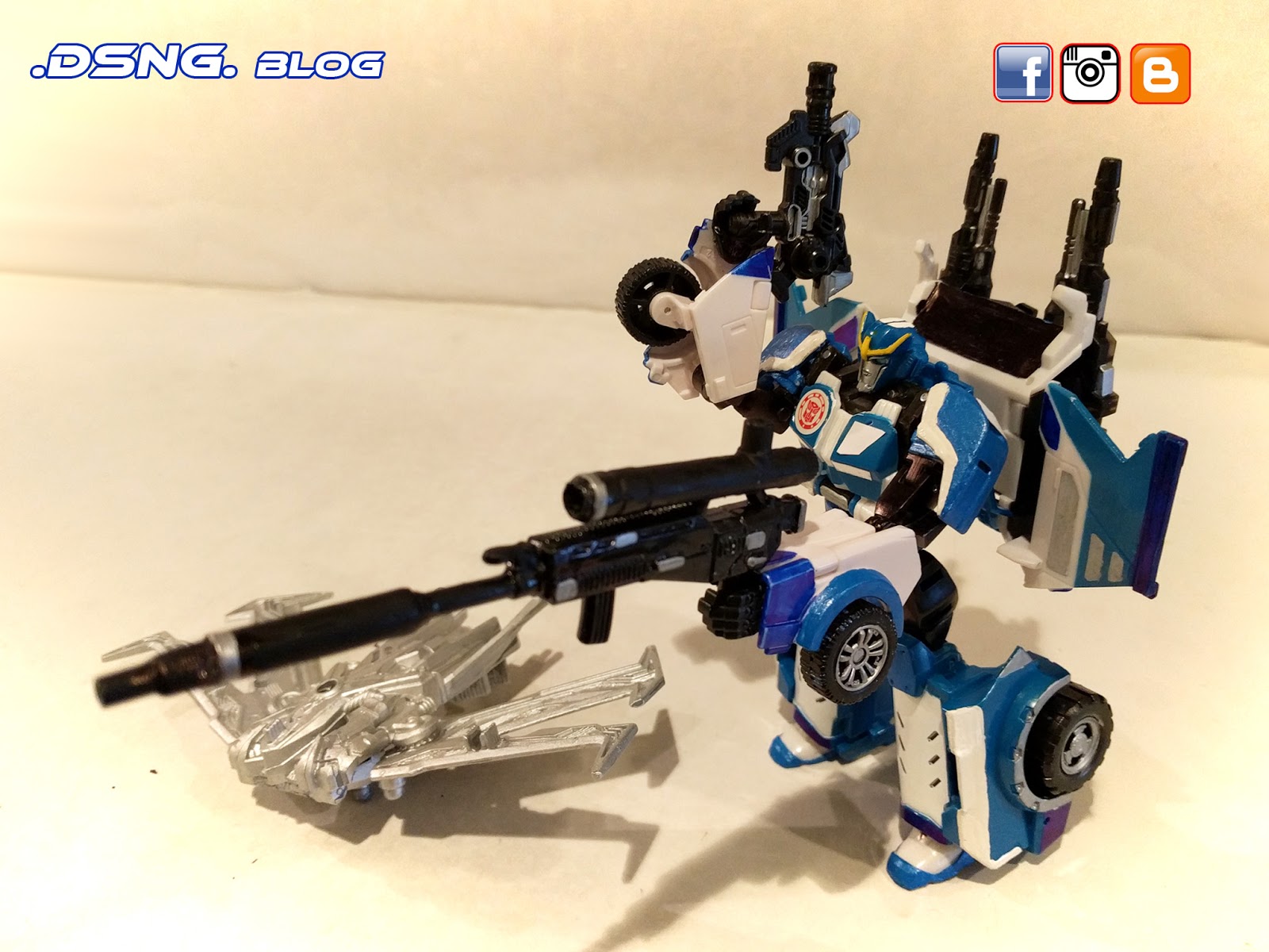 DSNG'S SCI FI MEGAVERSE: DSNG CUSTOM TRANSFORMERS: SWAT OFFICER ...