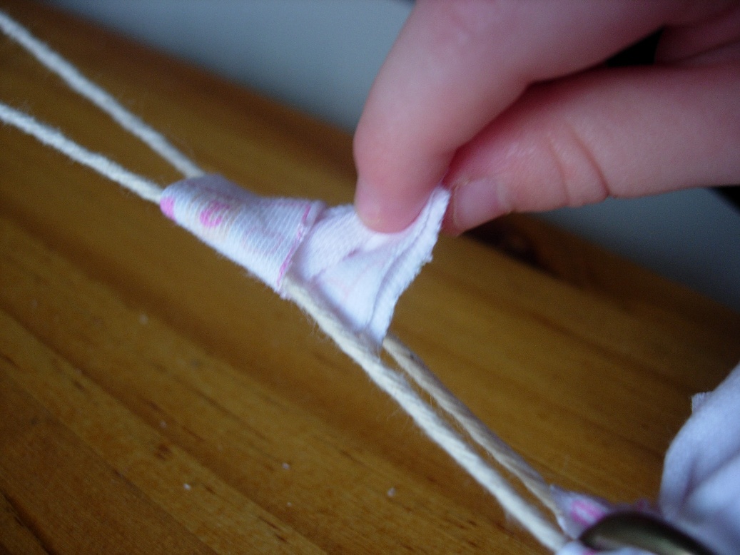 Boxoftrix: Two String Rag Rug Loom