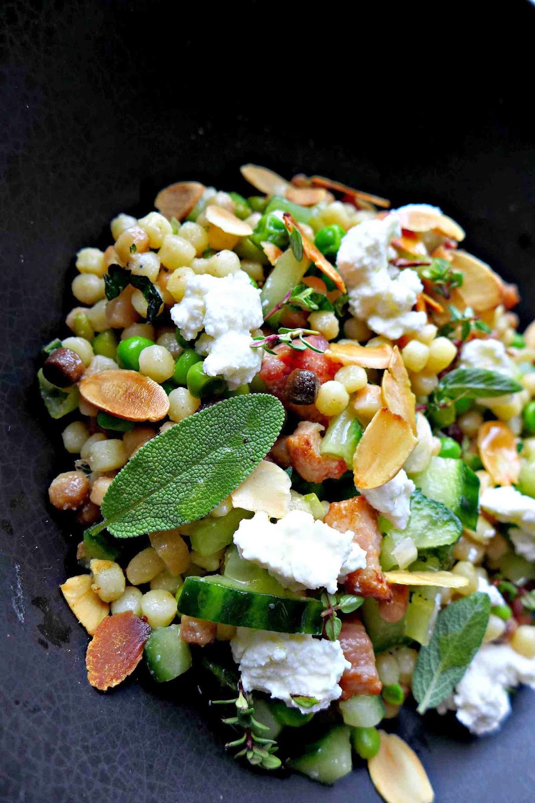 Salade de fregola sarda, petits pois et citron confit