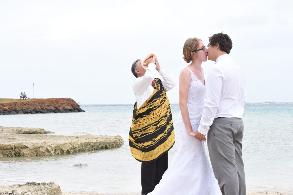 Honolulu Weddings: Benoit and Andréanne