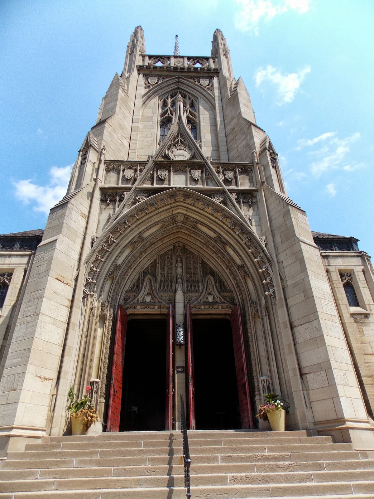 The Happy Nomads : Cathedral of Learning