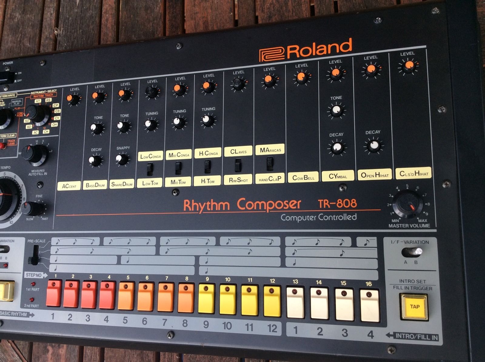 MATRIXSYNTH: Roland TR 808 Drum Machine