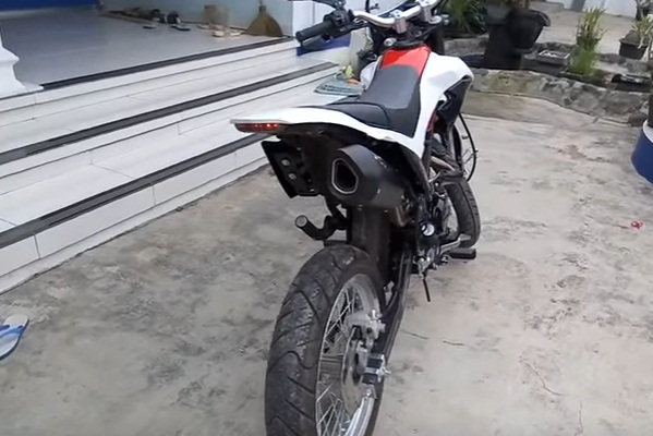 Modifikasi Kawasaki D-Tracker 150 Terbaru Simpel Elegan