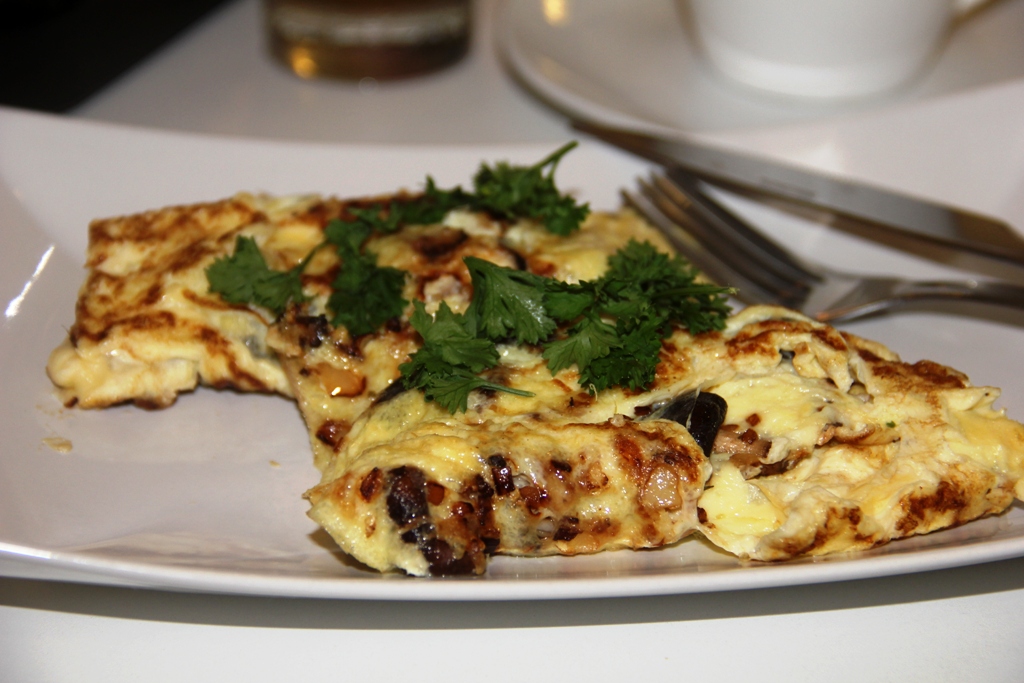 Petite Nyonya's Kitchen...for all seasons: Simple Chic Upper Crust ...