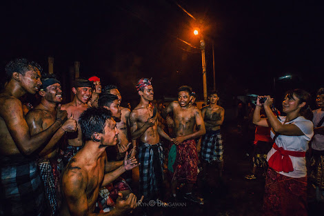 Perang Api di desa Nagi, Ubud, Bali ~ Explore Bali