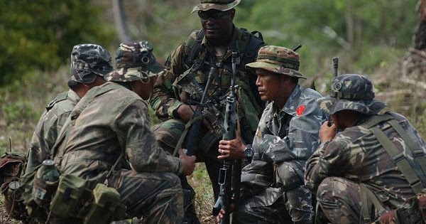 "Qui a le savoir, a le pouvoir": Isnilon Hapilon, chef du groupe Abu ...