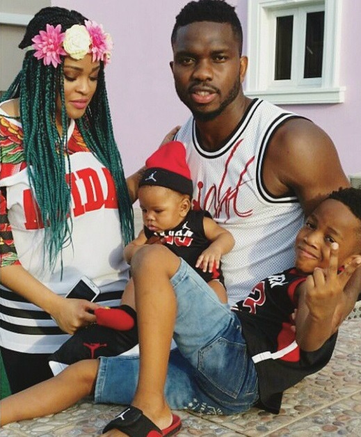 Checkout Cute Photos Of Joseph Yobo & Family Taking Fun Time ...